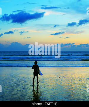 Running man in ocean coast Stock Photo - Alamy