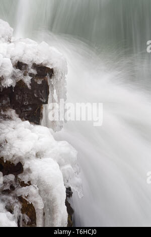 Frozen waterfall. Icicles structure Stock Photo - Alamy