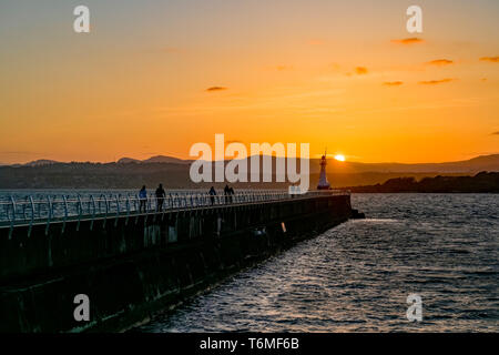 Sunset at the Breakwater at Ogden Point - Victoria, Vancouver Island ...