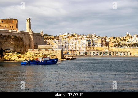 Limestone quarry in Malta Stock Photo - Alamy
