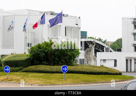 AFM Genethon Research Center, Evry, Essonne, France Stock Photo - Alamy