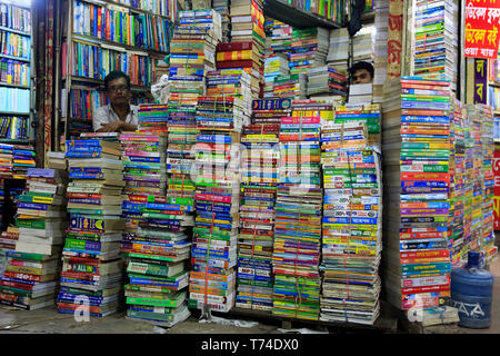 A bookshop at Nilkhet book market, Dhaka, Bangladesh Stock Photo - Alamy
