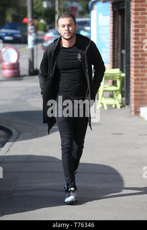 Sam Mucklow and Demi Sims film a scene for the new series of 'TOWIE ...