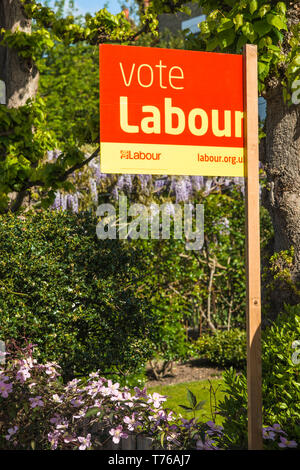 Vote Labour board on Cambridge street in England, UK Stock Photo - Alamy