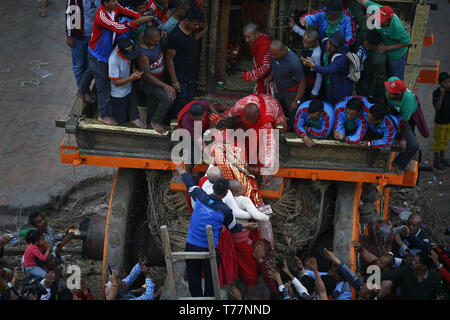 Priests carry the idol of Deity Rato Machindranath, the God of Rain ...