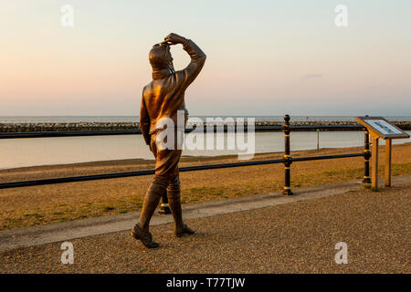Statue of Amy Johnson Stock Photo - Alamy
