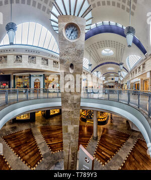 Bluewater Shopping Centre Kent Stock Photo - Alamy