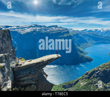 Trolltunga tourist - famous Troll's Tongue pulpit rock in Norway Stock ...