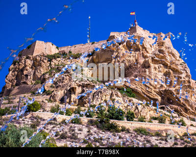 Alicante: Castillo de Santa Bárbara y playa del Postiguet. Comunidad ...