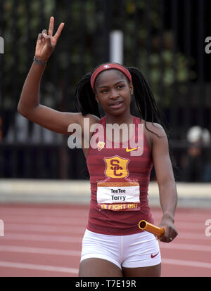 Twanisha Terry aka Tee Tee Terry celebrates with Fight On sign after ...