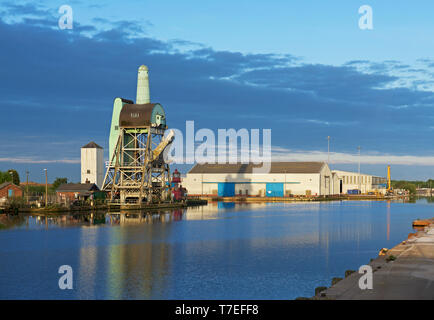 port of Goole docks, a Tom Pudding hoist in Goole docks with St John's ...
