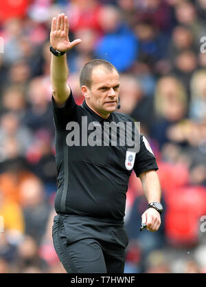 Match referee Geoff Eltringham Stock Photo - Alamy