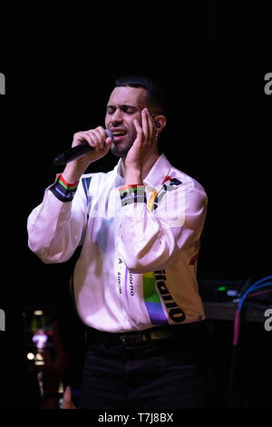 Naples, Italy. 12th Aug, 2017. Alessandro Mahmood performs at the Duel ...