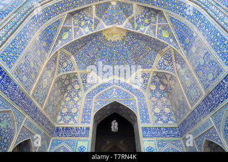 Isfahan Shah Mosque vault Stock Photo - Alamy