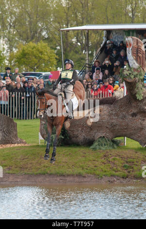 Pippa Funnell and MAJAS HOPE during the showjumping phase, Mitsubishi ...