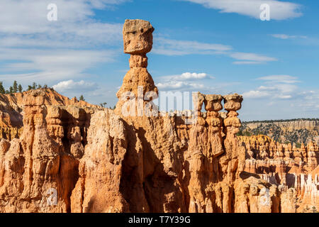 Rock formations at the Bryce Amphitheater viewed from Sunset Point ...