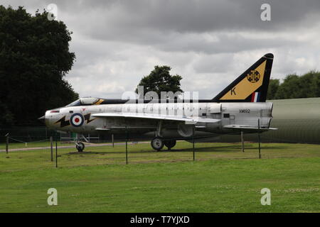 English Electric Lightning F6 fighter jet plane XR770, restored and on ...