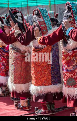 Rear close up of traditional Ladakhi woman turquoise hat Perak Stock ...
