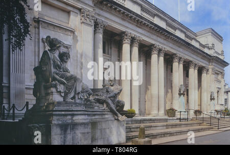 The Cardiff University Glamorgan Building. The former Glamorgan County ...