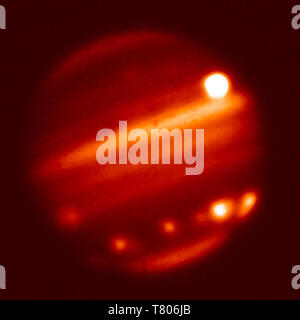Comet Shoemaker-Levy 9/Jupiter collision. Images taken by the Hubble ...