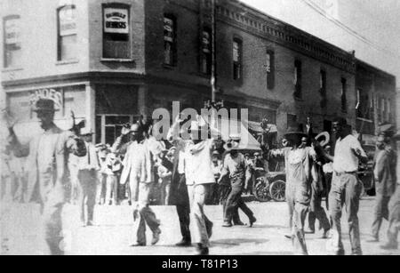 Tulsa Race Riot, 1921 Stock Photo - Alamy