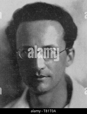 Erwin Schrodinger (1887-1961) Austrian physicist who researched wave ...