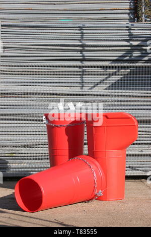 Builders' rubbish chute Stock Photo - Alamy