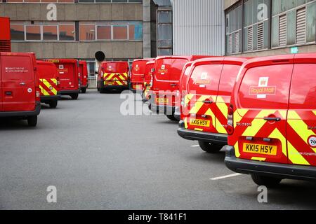 Peugeot Partner Royal Mail Post Office delivery van in Winchester ...