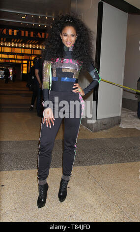 MTV TRL - Ciara Stock Photo - Alamy