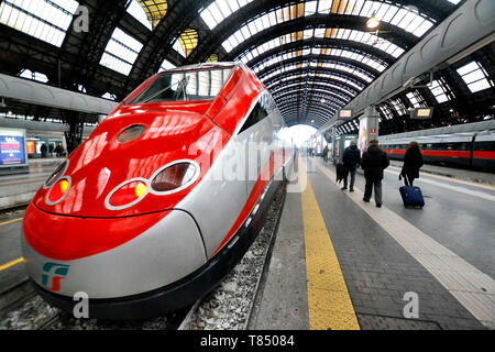 High speed Italian Frecciarossa train at Venice railway station in ...