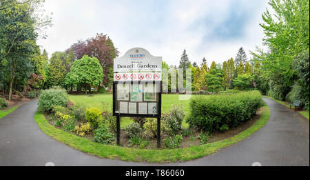 Seat inside the Lych Gate at the Green Walk entrance of Denzell House ...
