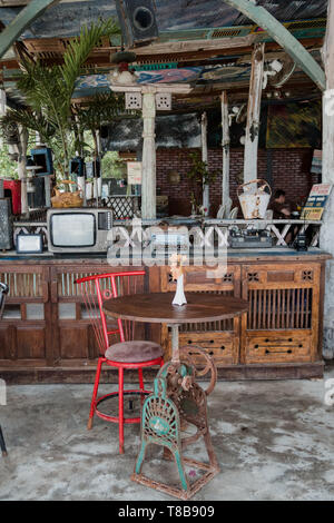 The bar at Window Bar, Gili Trawangan, Indonesia Stock Photo - Alamy