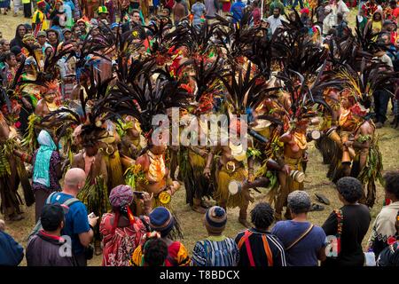 Simbu Tribe Sing Sing Highlands Papua New Guinea Stock Photo - Alamy