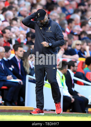 Liverpool manager Jurgen Klopp appears dejected during the Premier ...