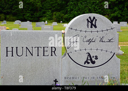 Memorial headstone for Jim Catfish Hunter in Hertford, NC. Hunter ...