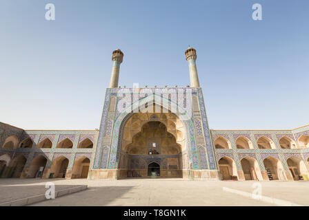 Iwan at Friday Mosque (Jameh Masjid), Isfahan, Iran Stock Photo - Alamy