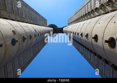Western City Gate, or Genex Tower, (built 1979, architect Mihajlo ...