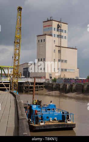 UK, England, Yorkshire, Hull, Shotwell tower, Gamebore cartridge ...