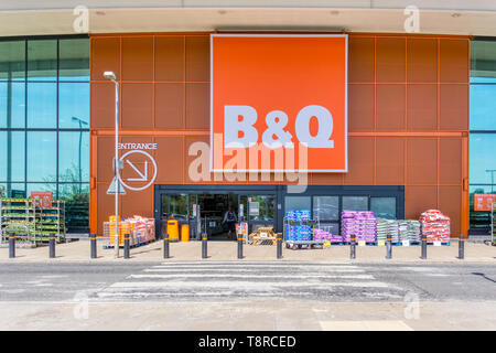 Entrance to B&Q DIY store Stock Photo - Alamy
