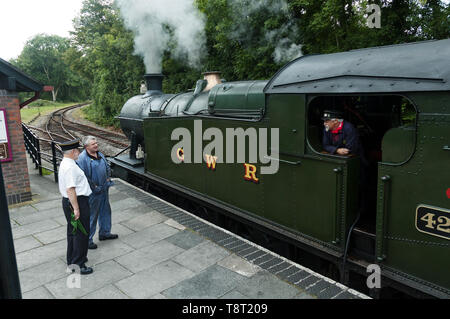 GWR class 2-8-0T 4247 train at Bodmin Parkway Railway Station Cornwall ...
