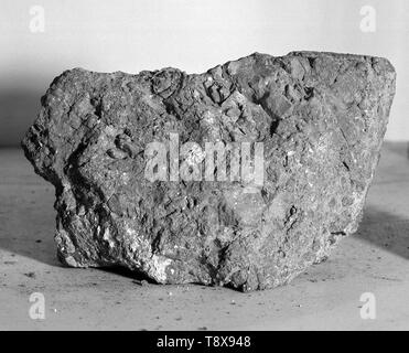Meteorite moon rock lunar breccia Calcalong Creek Australia Robert Haag ...