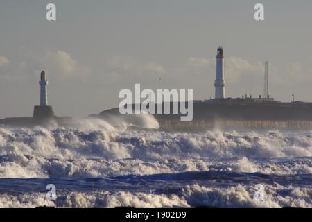 Girdleness Lighthouse and Rough Waves Breaking onto Aberdeen Beach ...