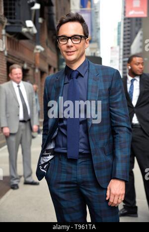 Jim Parsons at talk show appearance for The Cast of BIG BANG THEORY at ...