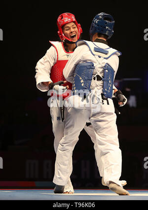 Mexico's Maria Espinoza (left) on her way to taking silver in the Women ...