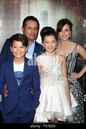 Raymond Cruz, Jaynee Lynne Kinchen, Linda Cardellini and Roman Christou ...