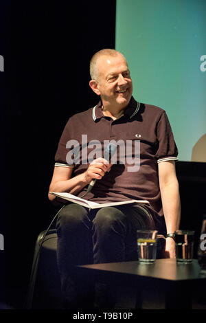 Joy Division and New Order drummer Stephen Morris discussing Record ...