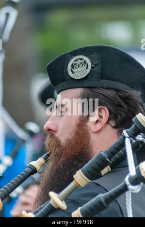 A piper playing the bagpipes during the St Patricks Day Parade in ...