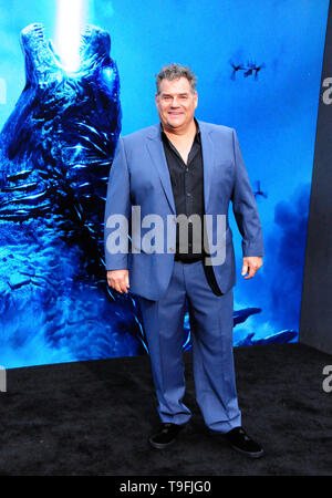 Producer Barry Waldman attends the world premiere of "the Divergent ...