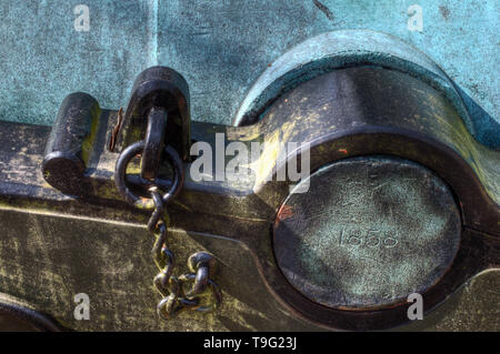 19th Century bronze 6 pounder gun. Dated 1813 Stock Photo - Alamy