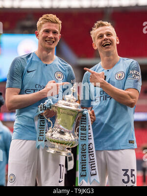 Oleksandr Zinchenko of Manchester City lifts the Community Shield ...